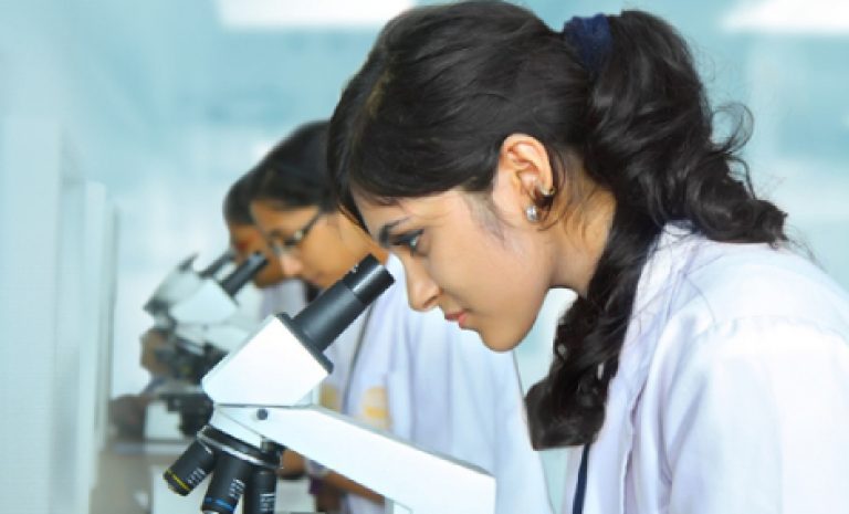 B. Sc. MLT (Medical Laboratory Technology) Course in India | Amrita ...